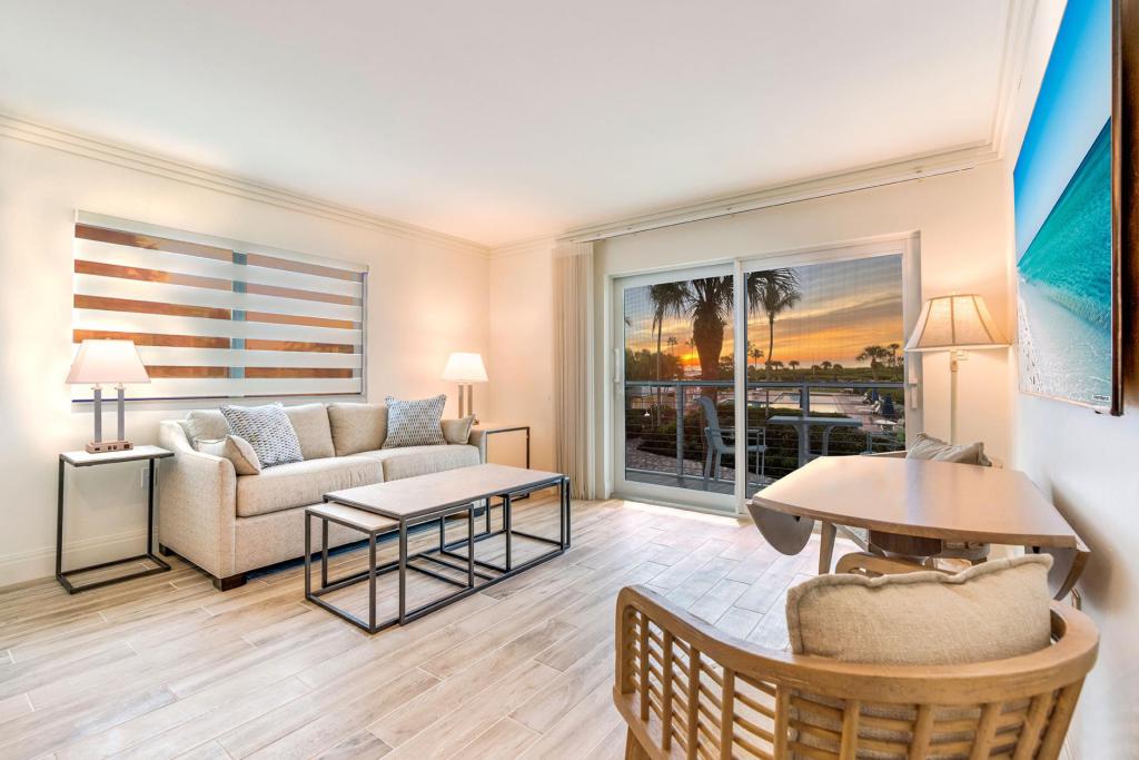 The Best Beachfront Sanibel Island Hotel | Sanibel Inn | The Inns of ...